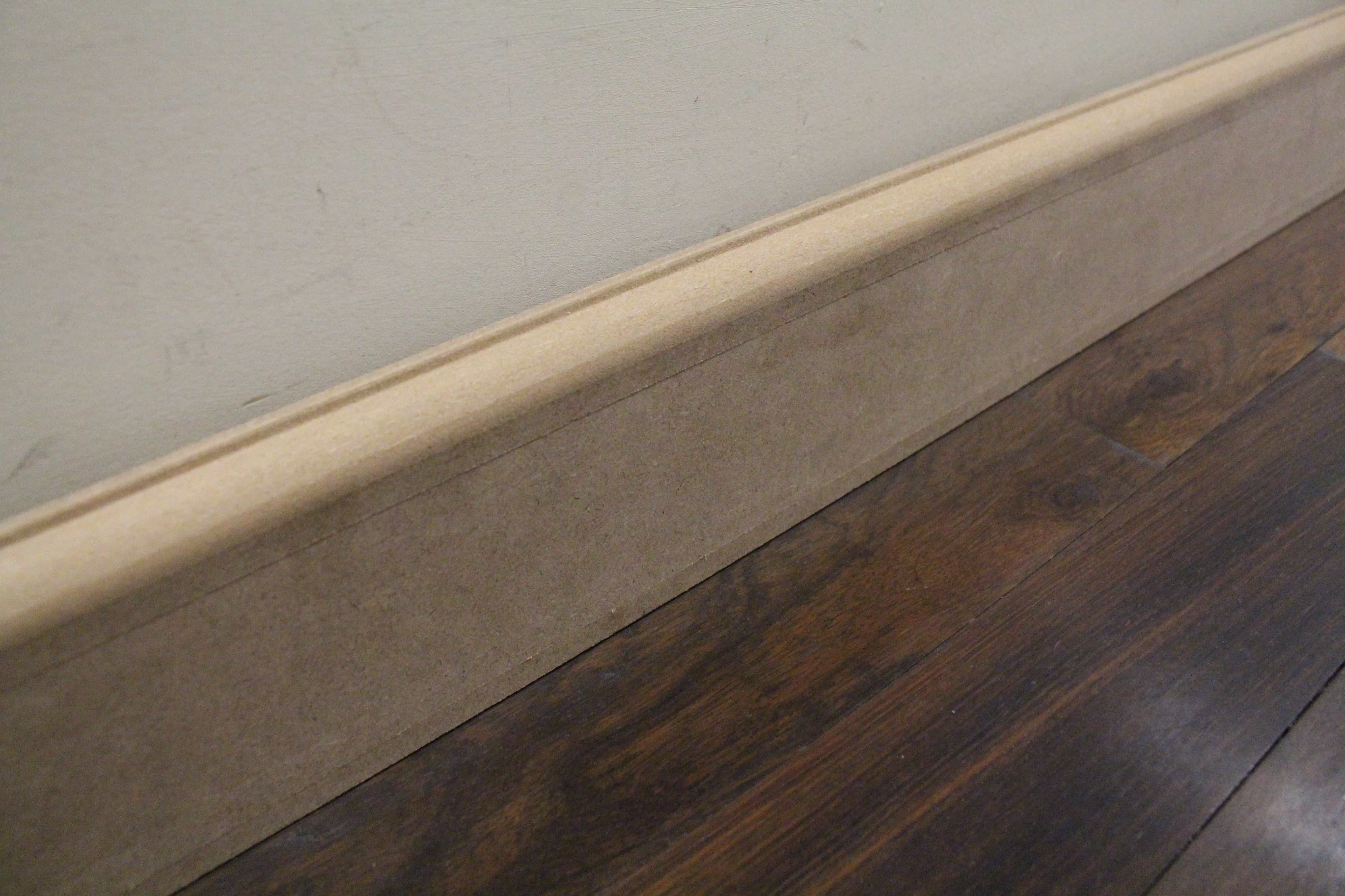 Plinthe électrique bois à peindre - MDF - 19 x 110 mm - Bord arrondi